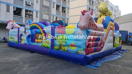 Giant inflatable theme park with inflatable obstacle course ...